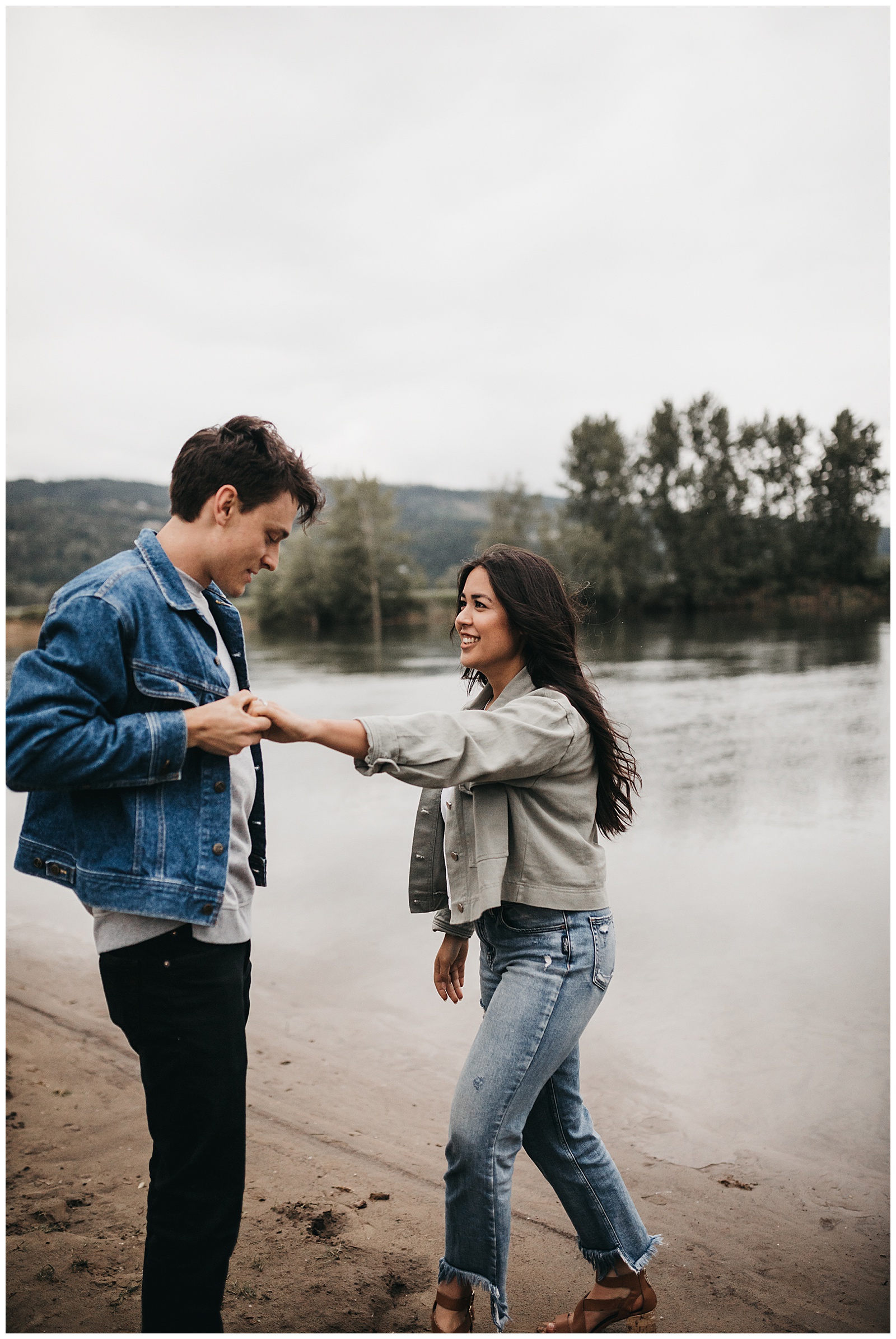 Lia & Levi Salmon Arm Couples Photographer - leviandvictoria.co